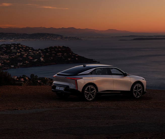 DS N°8 | Elektrische SUV | DS Automobiles BE